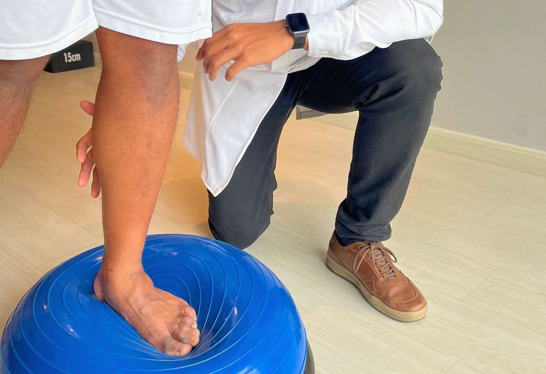 Tendinite do Calcâneo: tratamento, remédio e fisioterapia - Instituto Trata